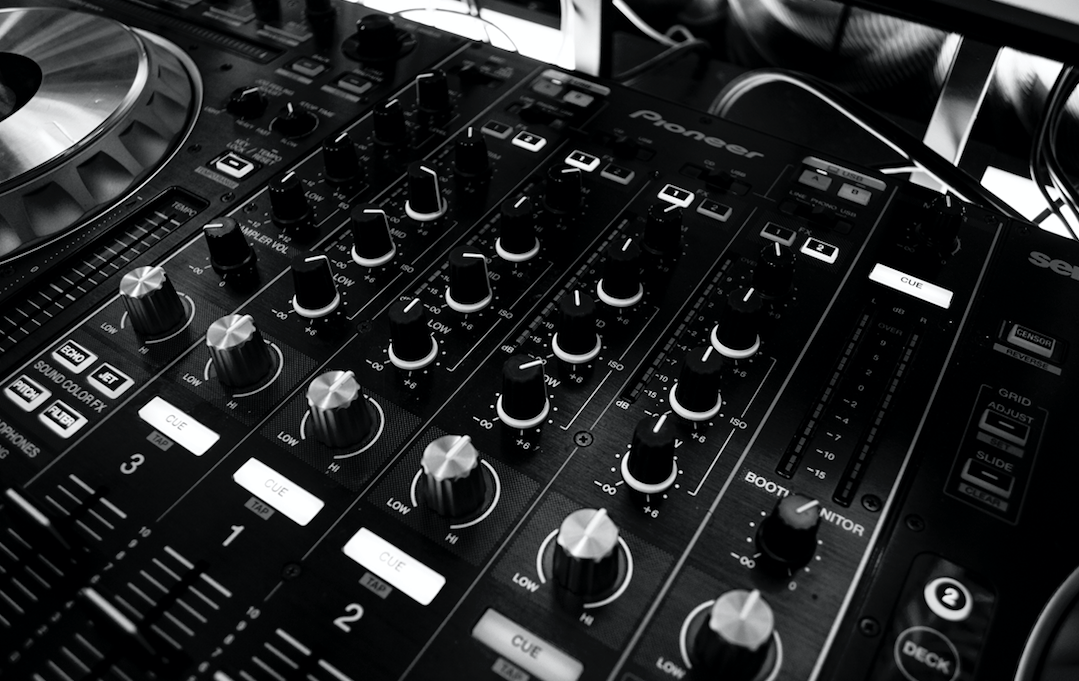 How to Ensure High Quality Sound in a Small Venue